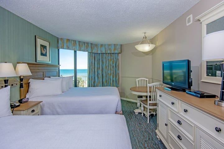 3 Oceanfront Rooms W/ Pool And Free Breakfast - Myrtle Beach, SC