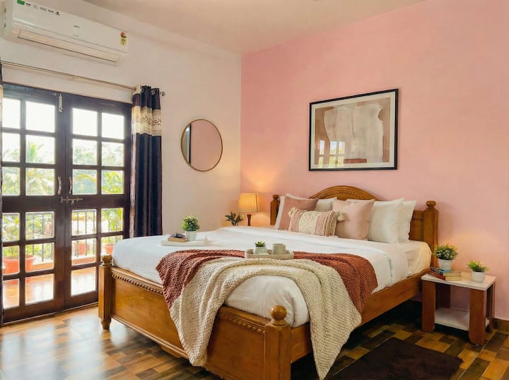 10 Br Villa With Private Pool In Candolim - India