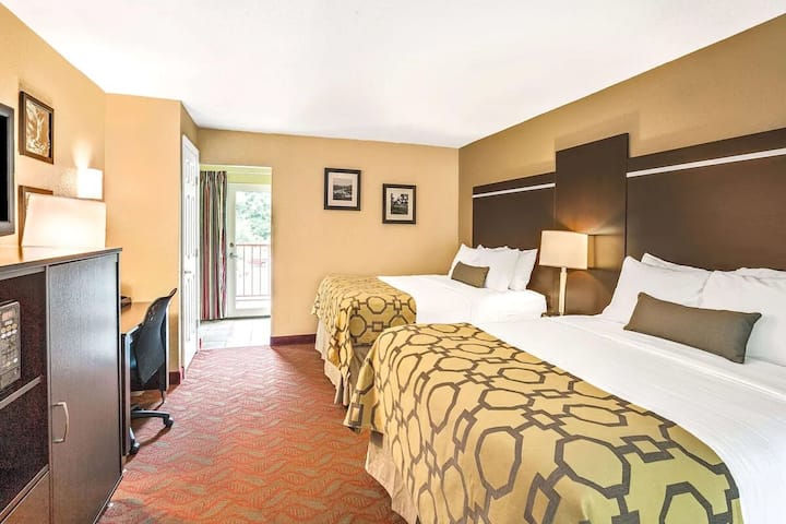 2 Queen River | Wyndham Gatlinburg | Family Stay - Gatlinburg, TN