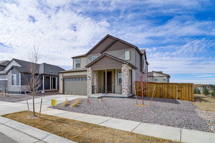 Wfh-friendly Commerce City Home Near Dia - Denver Airport (DEN)