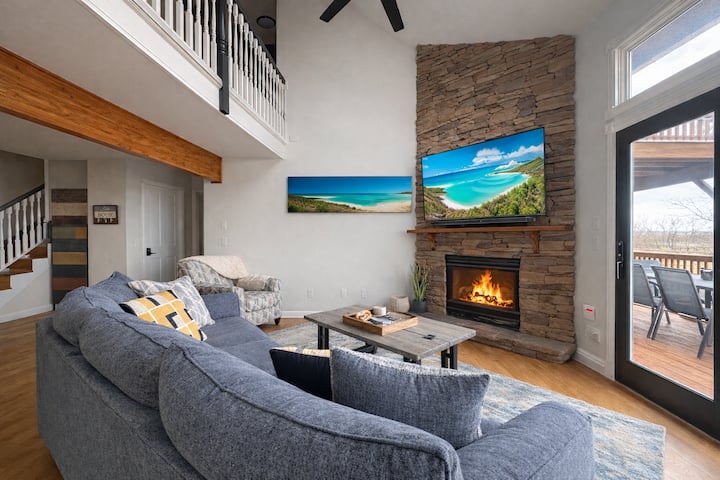 The Lake House On Boyd | Private Boat Ramp & Dock - Loveland, CO