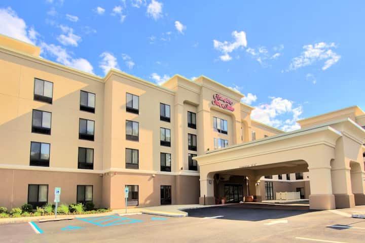 Near Newark Airport | Indoor Pool + Free Breakfast - Morristown, NJ