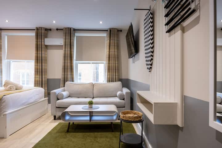 Studio-vue Sur Rue-salle De Bain Privée-d'exceptio - York