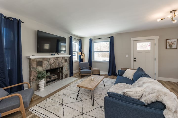 Northern Michigan Retreat Near Torch Lake - Torch Lake, MI