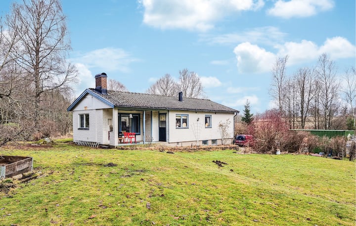 Stunning Home In åRred With Wifi - Vårgårda