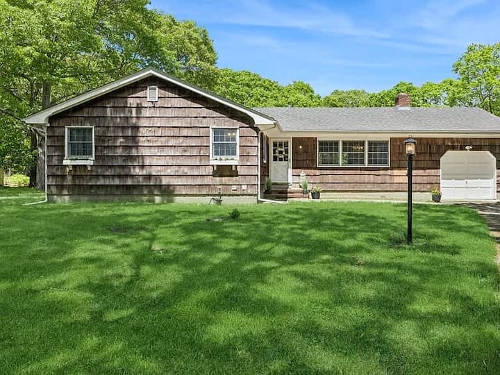 Vaulted-ceiling Cottage | Deck + Private Yard - East Quogue, NY
