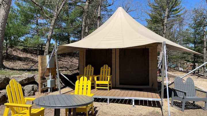 Glamping Tent Getaway | Cozy Stay For 2 - Wisconsin Dells, WI