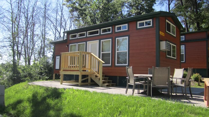 Deluxe Loft Cabin | Sleeps 6 - Wisconsin Dells, WI