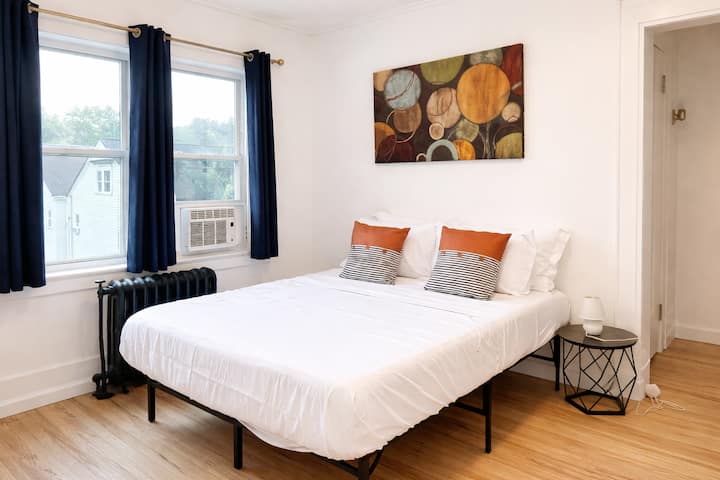 Highfallsdowntownstudio+kitchen+smarttv+petfriend - Greece, NY