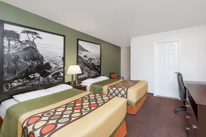 2 Double Beds | Super 8 Monterey | Family Stay - Big Sur, CA