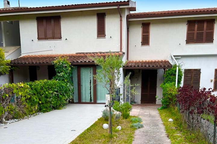 M453 - Marcelli, Two-room Apartment With Garden - Numana