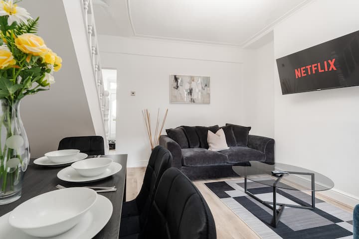 4 Mins To Anfield | Flex Beds | Bath & Shower | Tv - Liverpool, UK