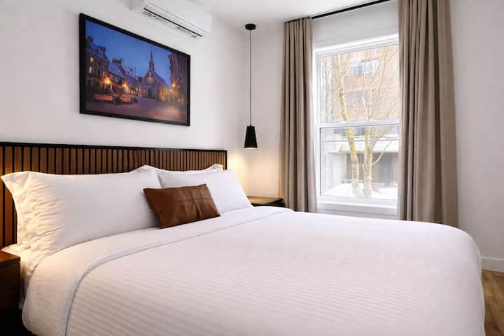 Chambre Avec 1 Lit King | Centre-ville De Québec - Levis