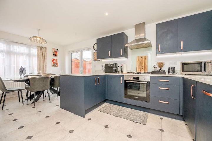 Leamington Spa Retreat - Garden - Parking - 5 Mins - Warwick