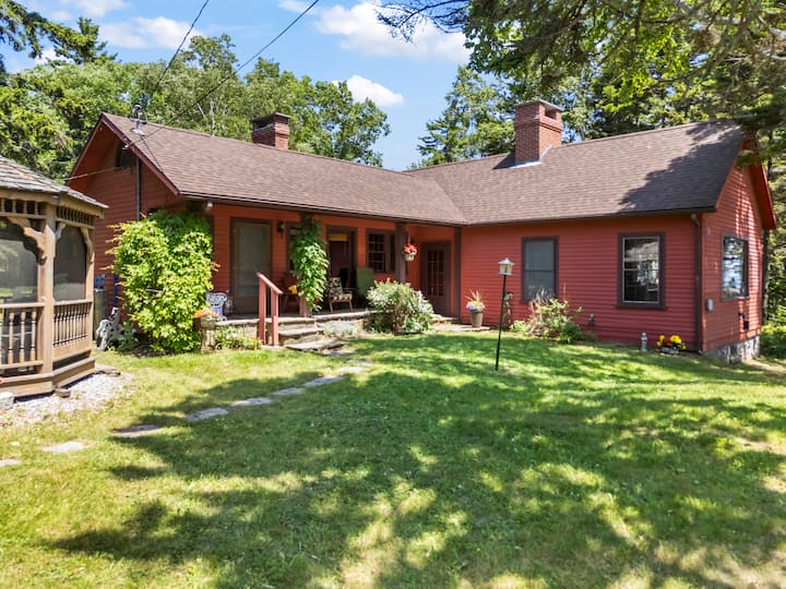 Charming Bailey Island Coastal Getaway - Harpswell, ME