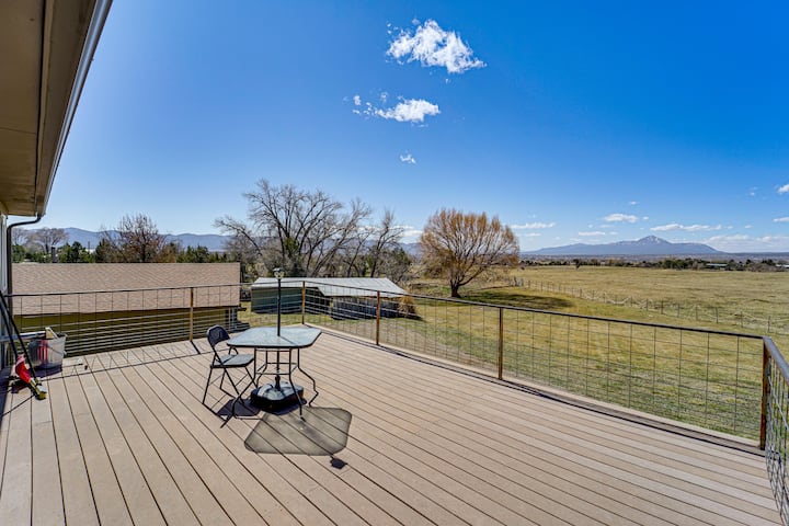 18-acre Working Farm W/ Mtn Views! Dolores Escape - Cortez, CO