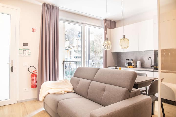 Cozy Studio In Milan Near Porta Romana Italy - Mailand