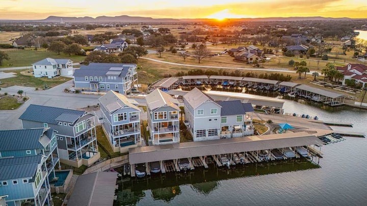 Lake Lbj Watefront Oasis | Pool Spa & Scenic Views - Kingsland, TX