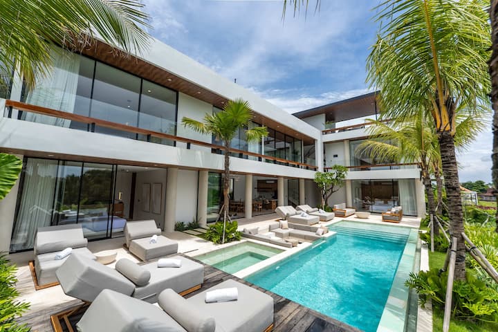 Luxury 5br Villa • Pool, Rooftop, Jacuzzi – Canggu - Australia