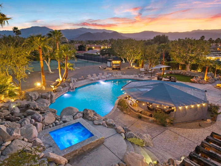 The Nest Estate | Tennis + Pickleball | Sleeps 20! - Bermuda Dunes, CA