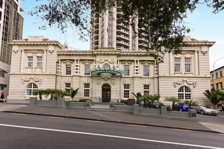 High-level Historic 1 Bed With Stunning Views - Auckland