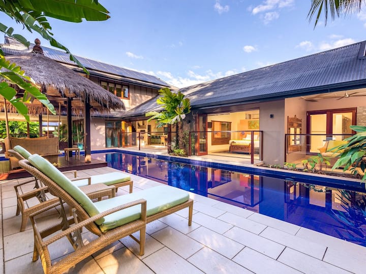Oasis Beachfront Mirage - Port Douglas
