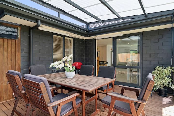 Basil Inn | Lynmore With Amazing Covered Deck - ロトルア