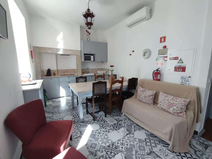Apartamento De Três Quartos No Centro Hstórico - Sintra