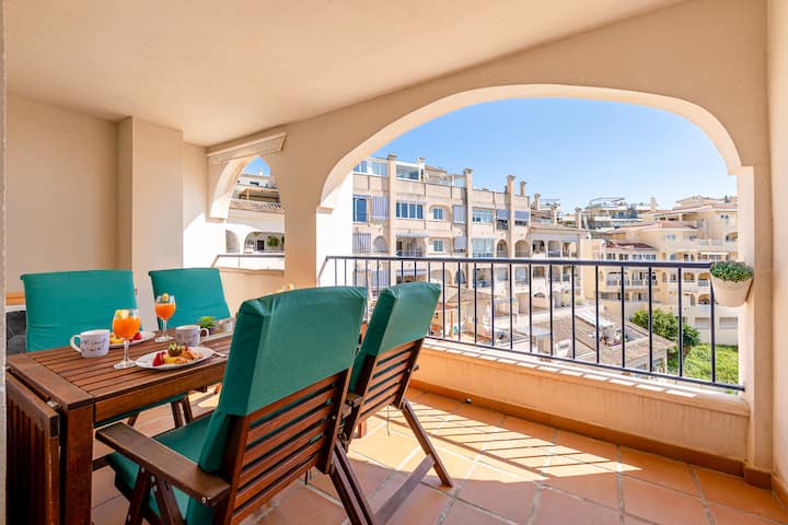 Cozy Appartment For 5 In Torrequebrada - Benalmádena