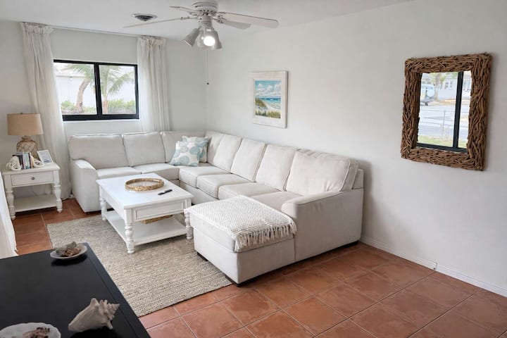 Navigate Stays Gem In Heart Of Hallandale Beach Fl - Hallandale Beach, FL