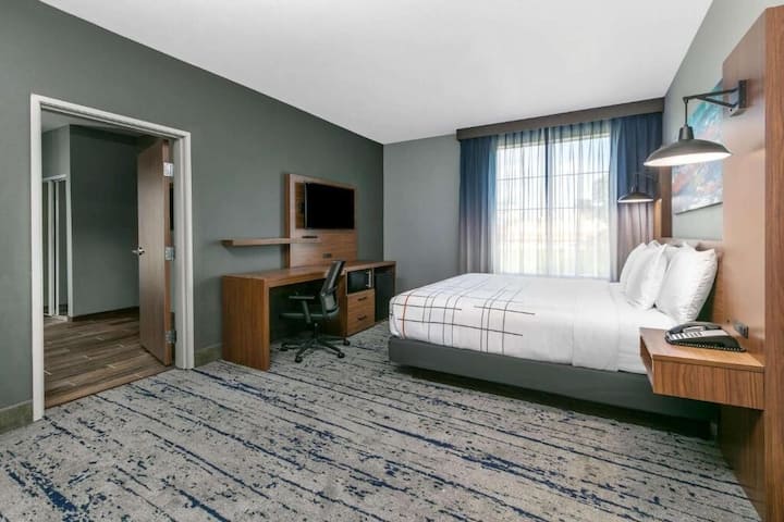 La Quinta Jacksonville Tx | King Apartment - Jacksonville, TX