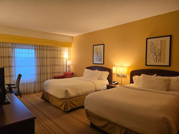 Modern Altoona Hideaway Near Convention Center - Altoona, PA