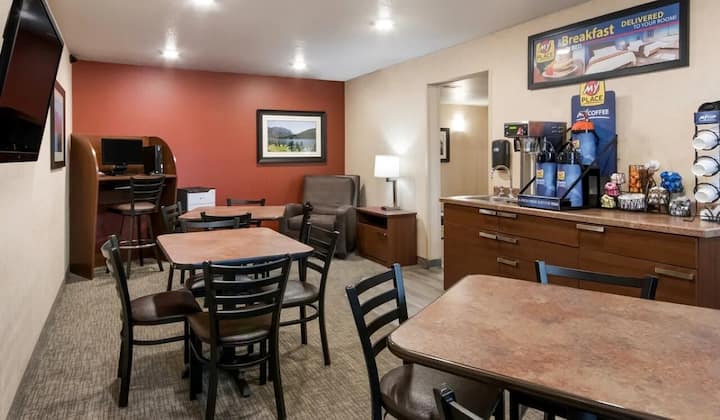 Convenient Room Near Prairie Meadows Casino – Walk - Altoona, IA