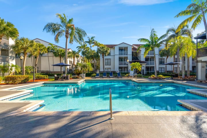 Coastal 2br Retreat | Pool + 10 Min To Beach - Fort Lauderdale