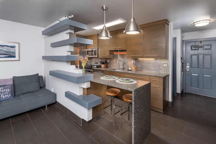 Riverfront Studio With Pool And Hot Tub Access - Bend, OR