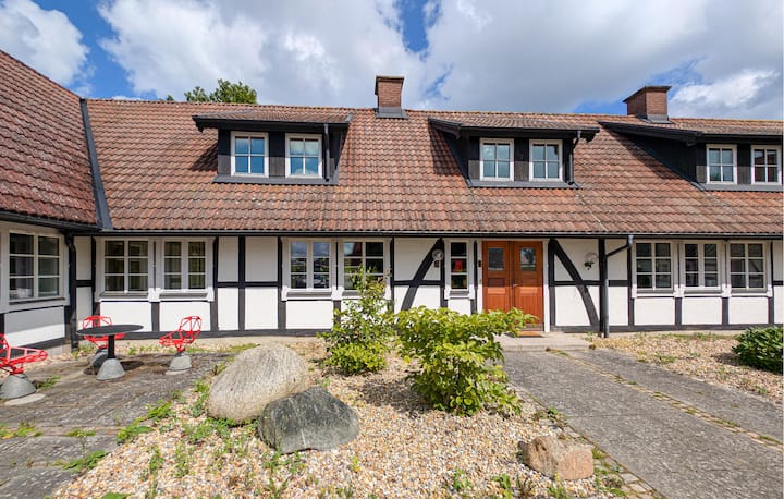 2 Bedroom Pet Friendly Home In Höganäs - Ängelholm