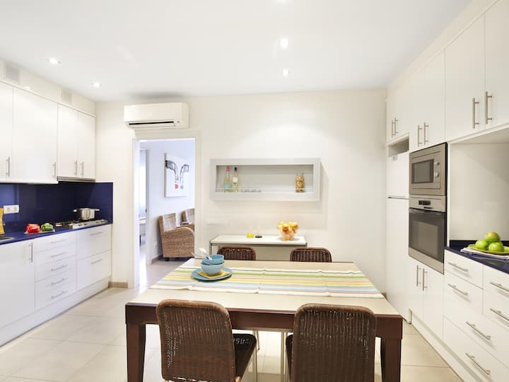Apartamento De 2 Dormitorios Con 2 Lavabos - Esplugues de Llobregat