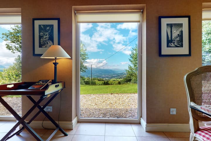 Hilltop Cottage With Stunning Conwy Valley Views - Betws-y-Coed