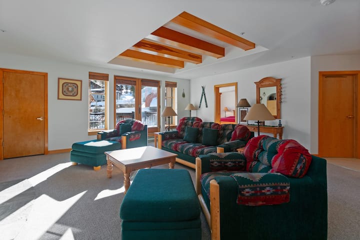 4208 - One Bedroom Standard Creekside Condominiums - Solitude, UT