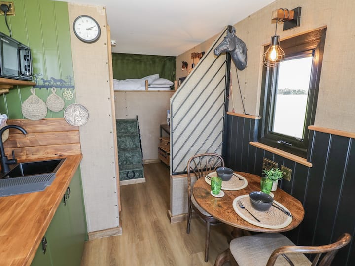 Gigi's Horsebox - Evesham