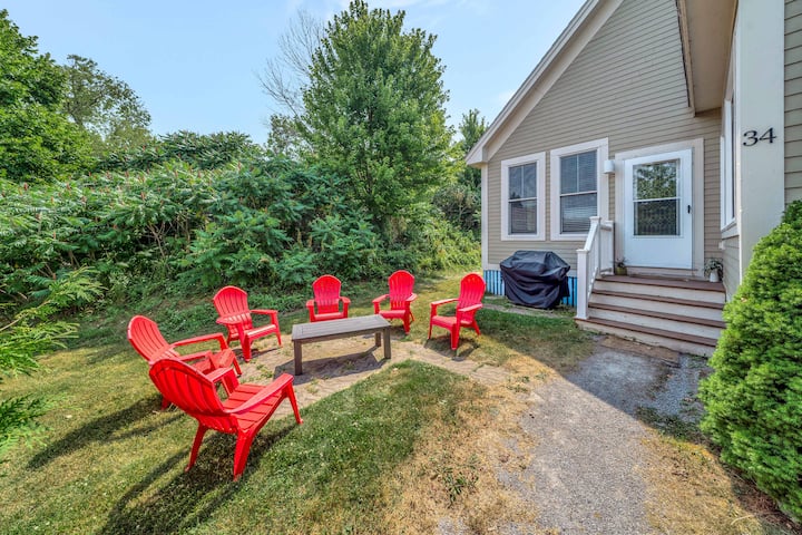 The Bluebird - 34 Meadow View - Sand Banks