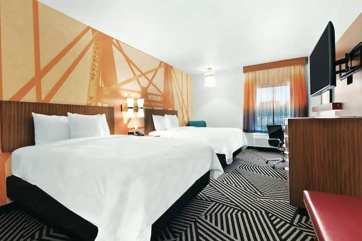 Laquinta Waco Dt | 2 Queen | Baylor & Silos Close - Waco, TX
