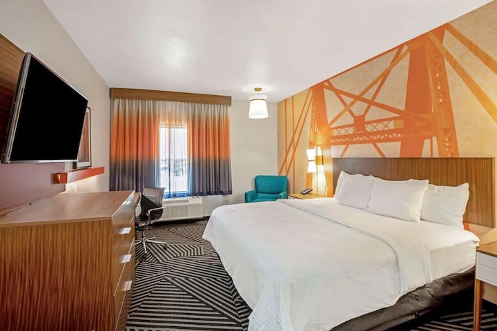Laquinta Waco Dt | King | Downtown Waco Base - Waco, TX