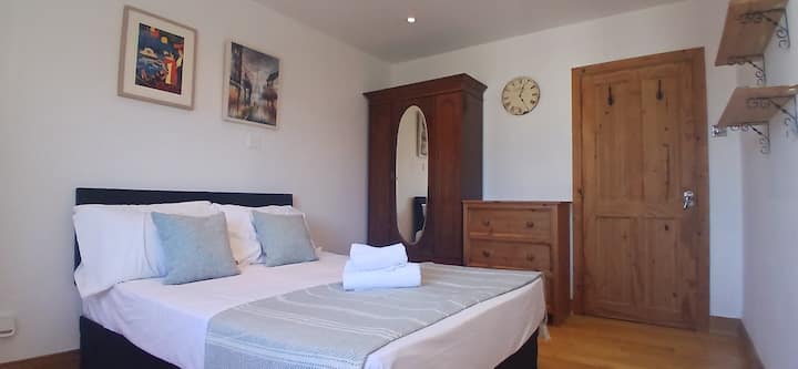 Bright 2bdr Sandymount Apartment Near Sea - Dublin