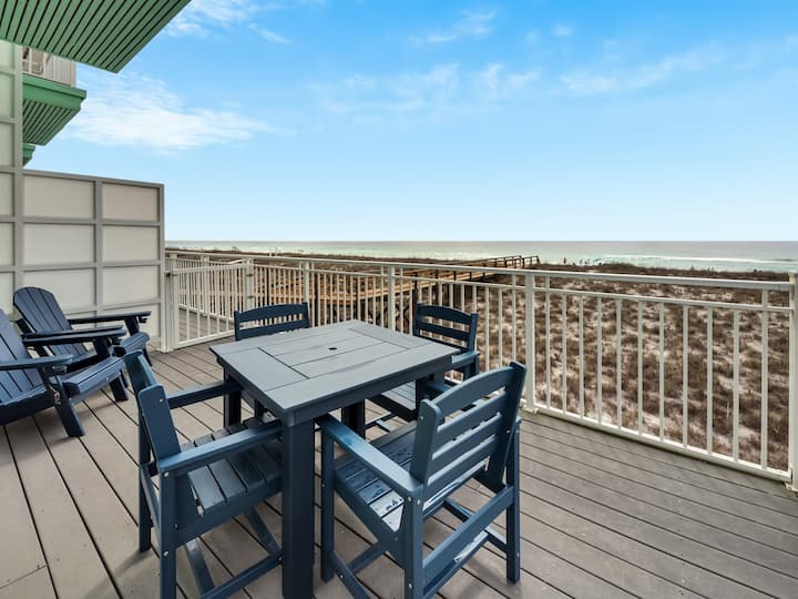 Southern Sunshine, Beachfront Living  Fully Updat - Navarre, FL