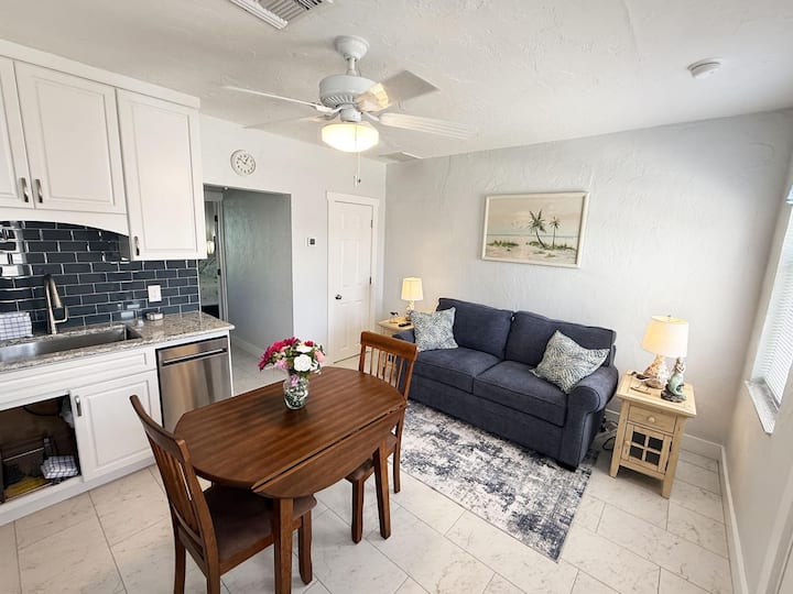 Venice Villas Luxury Beachfront – Steps To Sand - Venice, FL