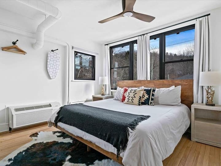 Deluxe King Suite In Downtown Asheville #302 - Asheville, NC