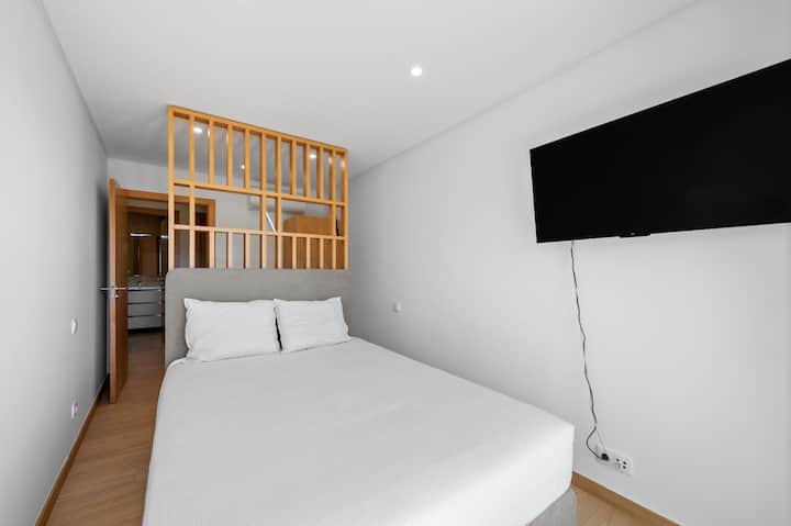 Piso Lua - T2 Com Piscina Aquecida - ビラ・レアル