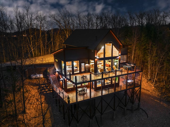 Luxury Smoky Mountain Cabin W/ Sauna - Townsend, TN