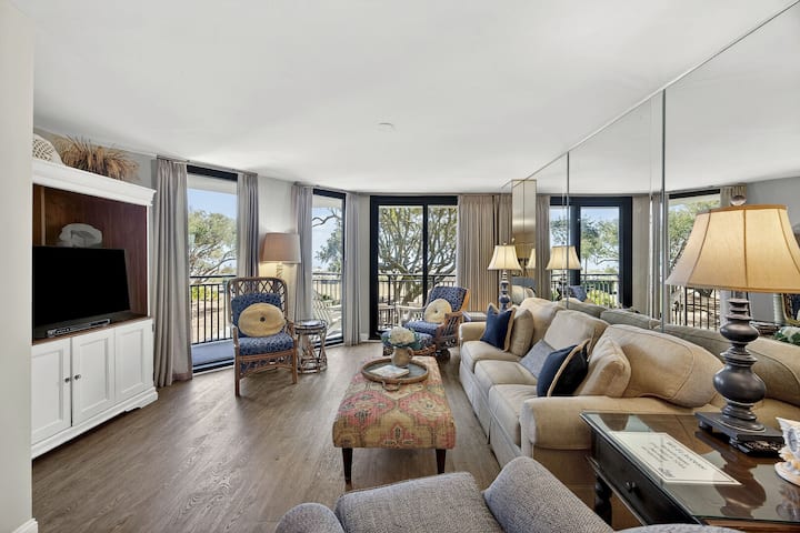 Oceanside Shipwatch Villa, 104a, Steps Beach/pool - Isle of Palms, SC